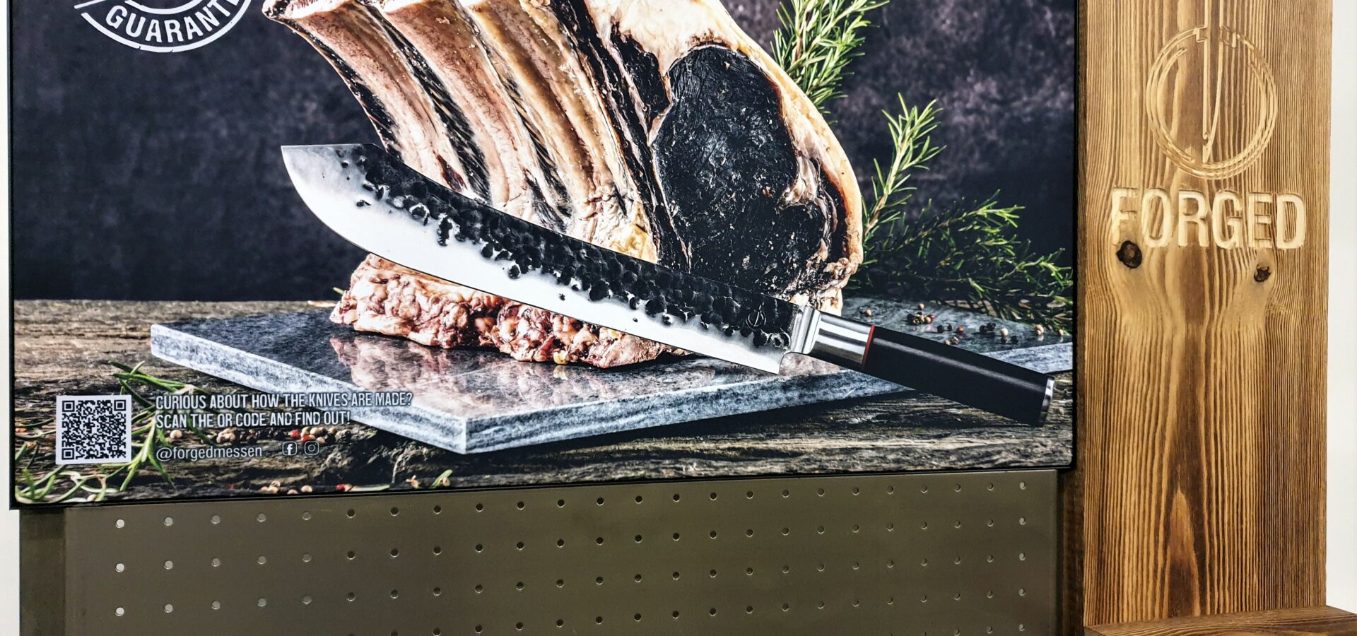 Forged displays | Dehullu – interieur en standbouw